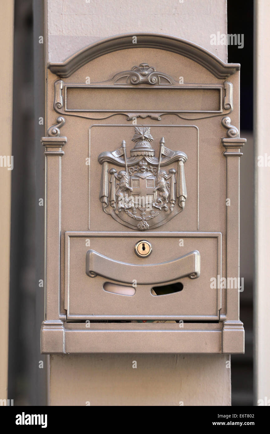 Box retro hi-res stock photography and images - Alamy