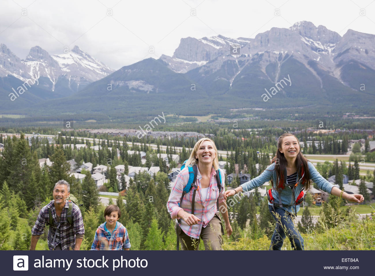 Backpack hiker family mountain hi-res stock photography and images - Alamy
