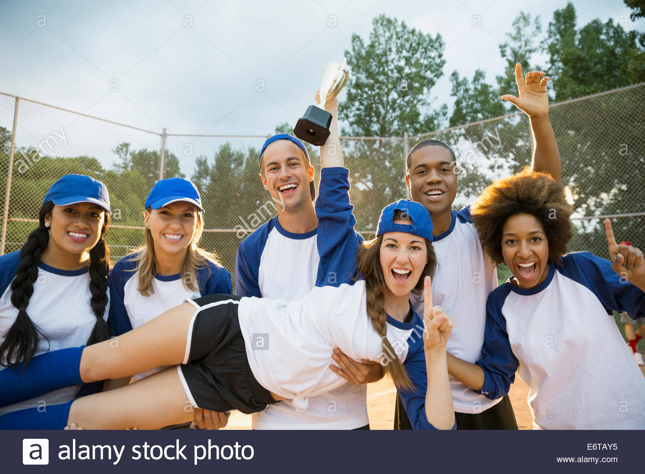 Cheering on team hi-res stock photography and images - Alamy