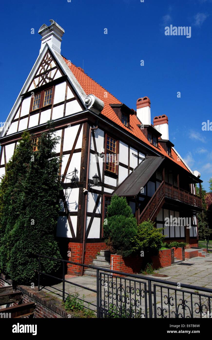 Half timber house hi-res stock photography and images - Alamy