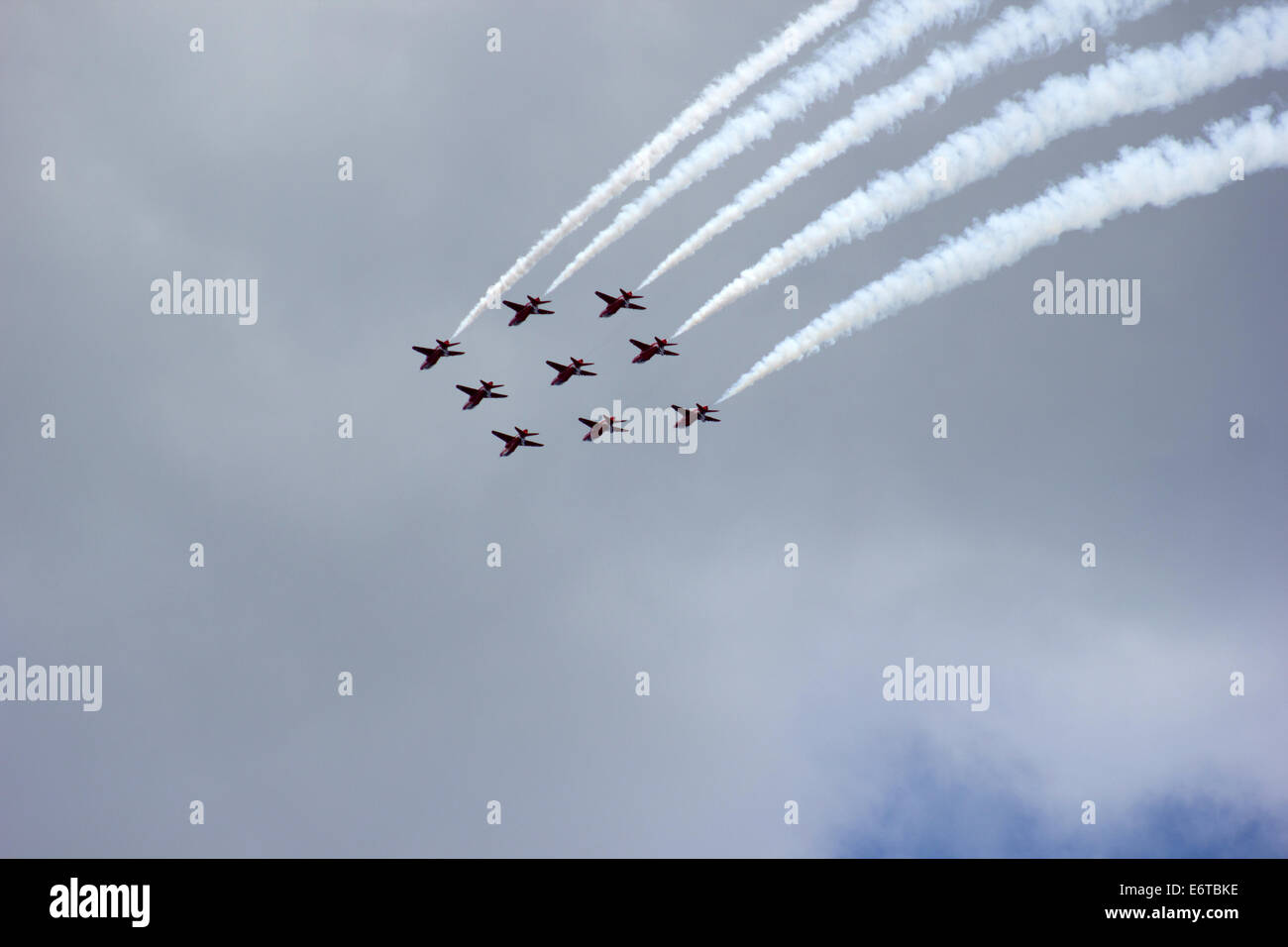 Red Arrows Diamond pattern formation Stock Photo - Alamy