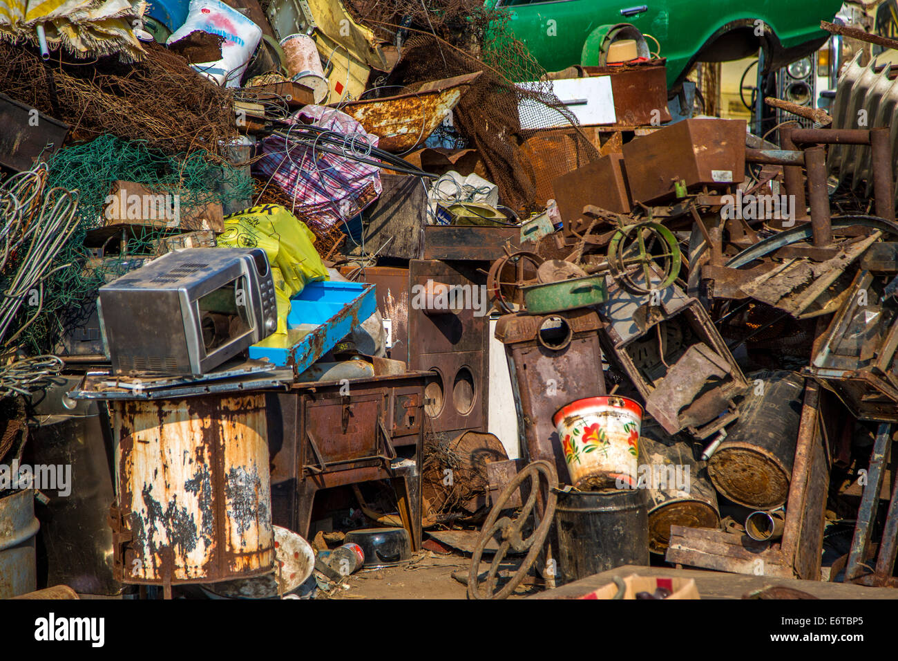 Pile garbage hi-res stock photography and images - Alamy