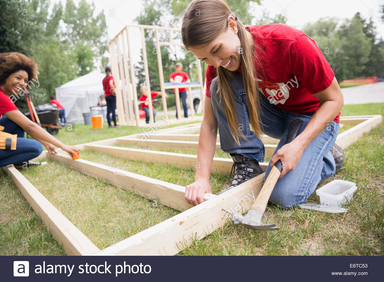 Construction and assembling hi-res stock photography and images - Alamy