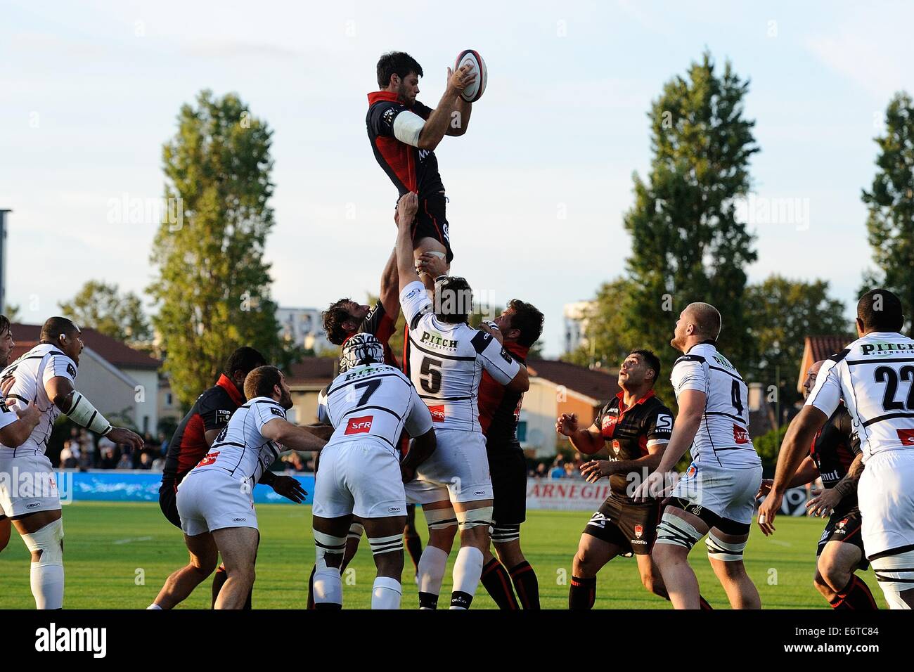 Lou rugby hi-res stock photography and images - Alamy