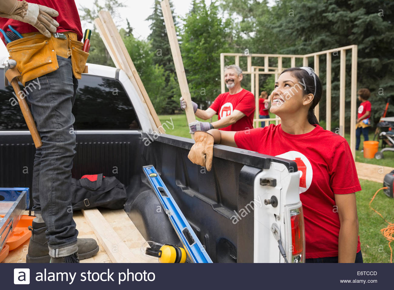 Unloading truck aid hi-res stock photography and images - Alamy