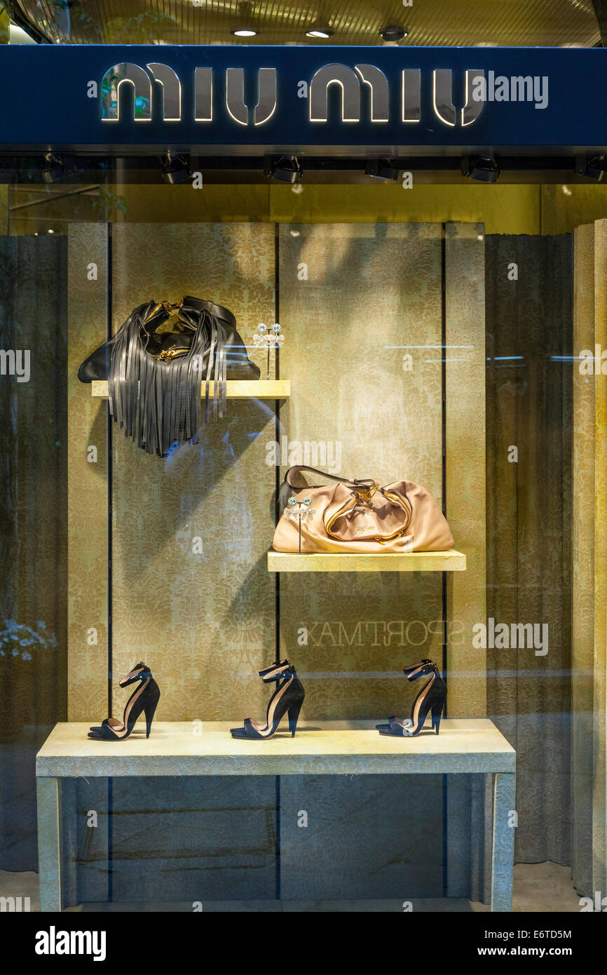 Golden class hi-res stock photography and images - Alamy