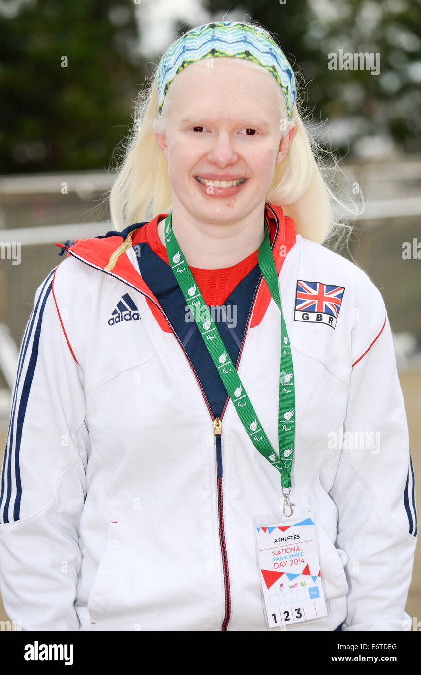 London, UK. 30th Aug, 2014. Fans queue for Kelly Gallagher singing at ...