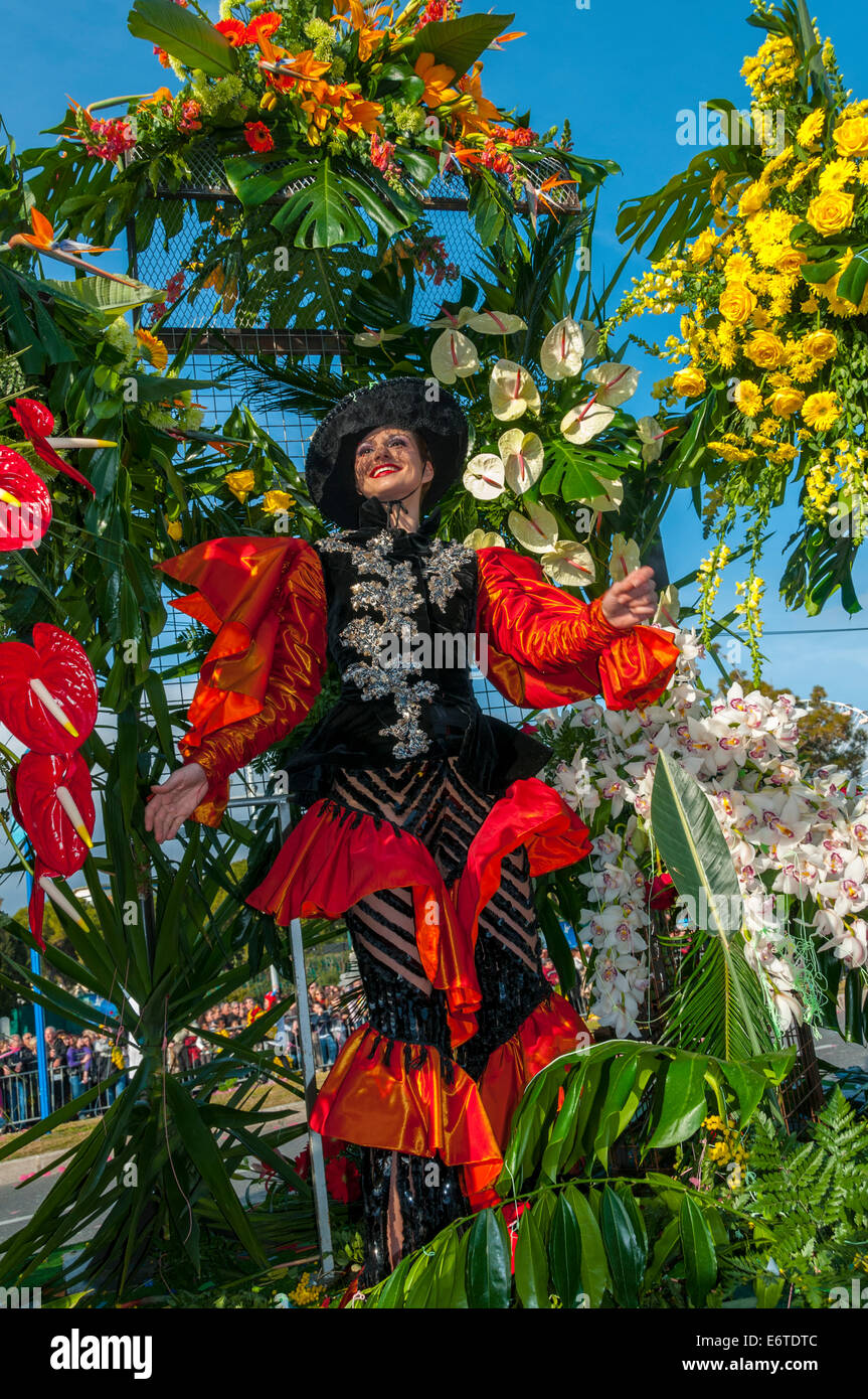 Throwing flowers performing street hi-res stock photography and images ...