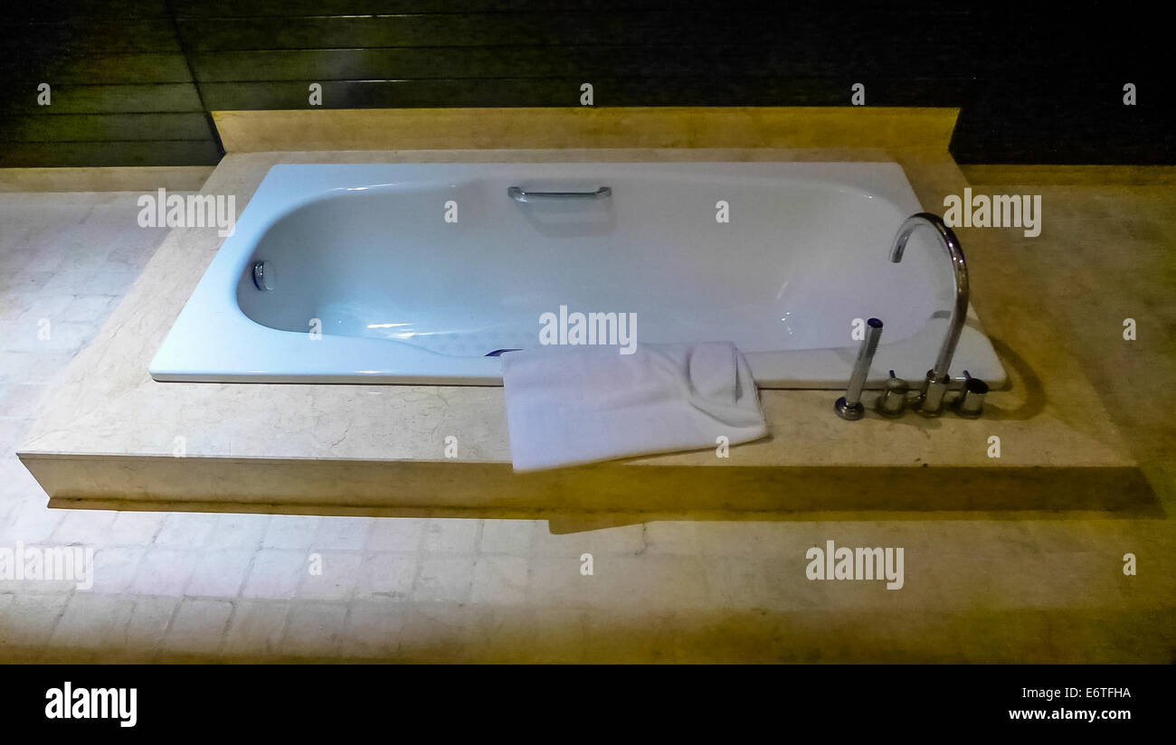 Indoor tub hi-res stock photography and images - Alamy