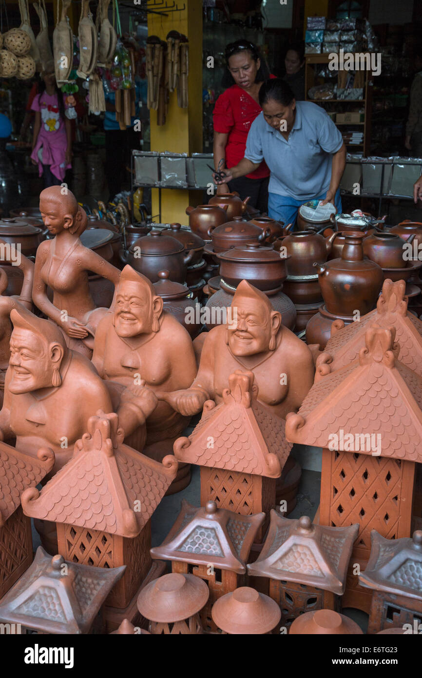Indonesia pottery hi-res stock photography and images - Alamy