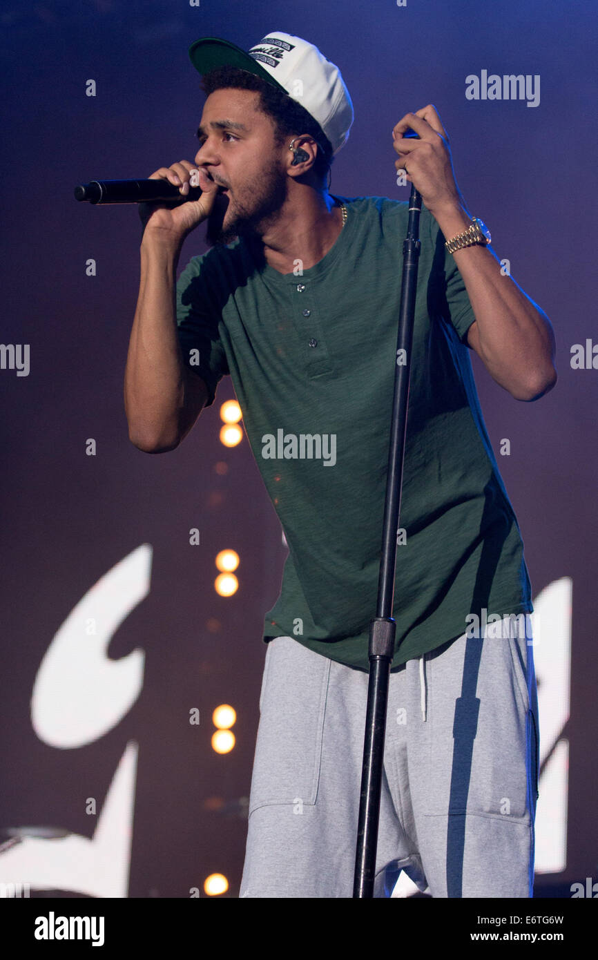 Rapper j cole hi-res stock photography and images - Alamy