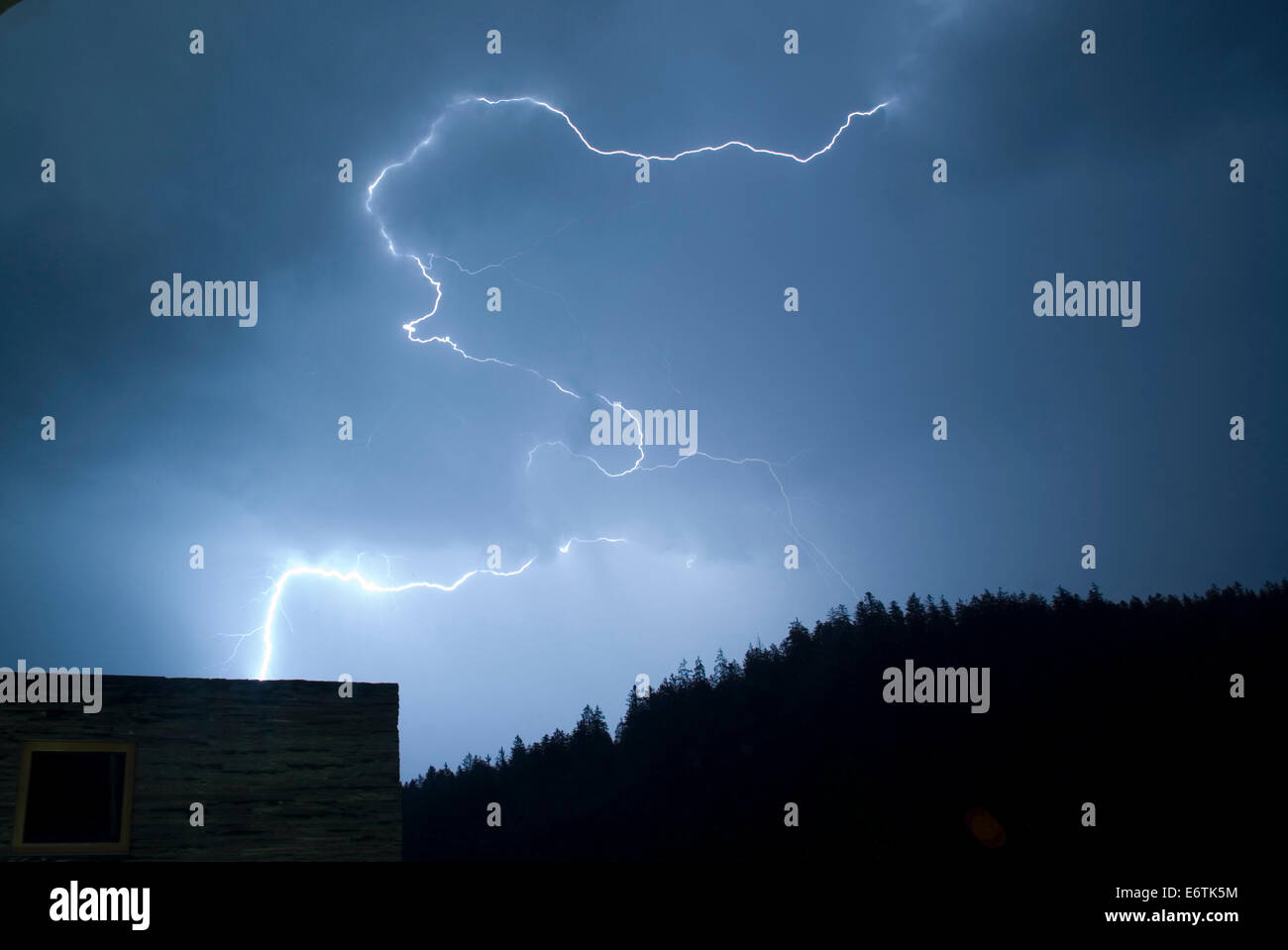 Lightning rocks hi-res stock photography and images - Alamy