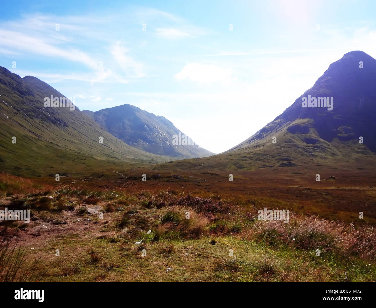 Blue sky scottish field hi-res stock photography and images - Alamy