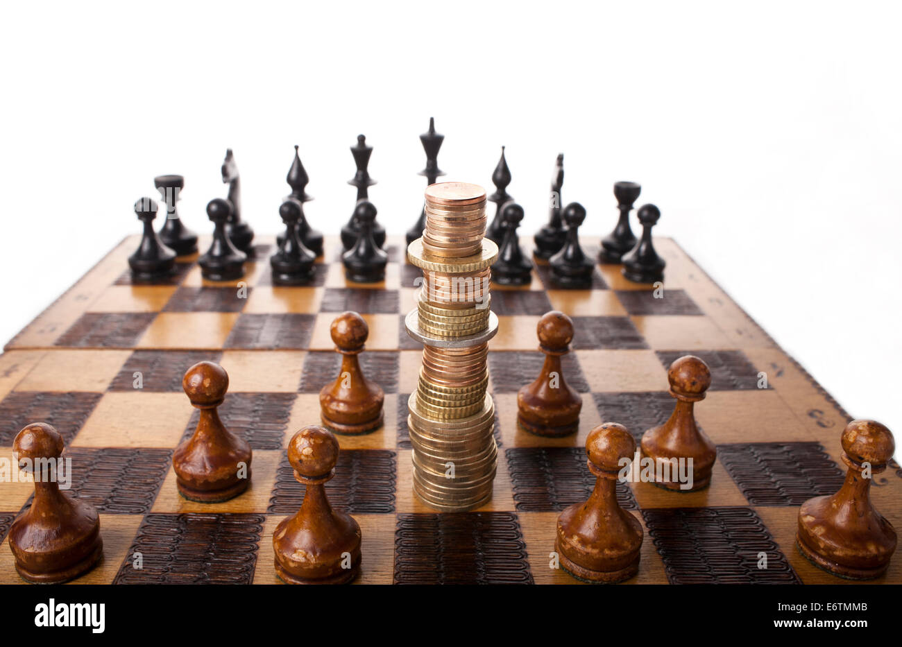 Coins on a chess board hi-res stock photography and images - Alamy