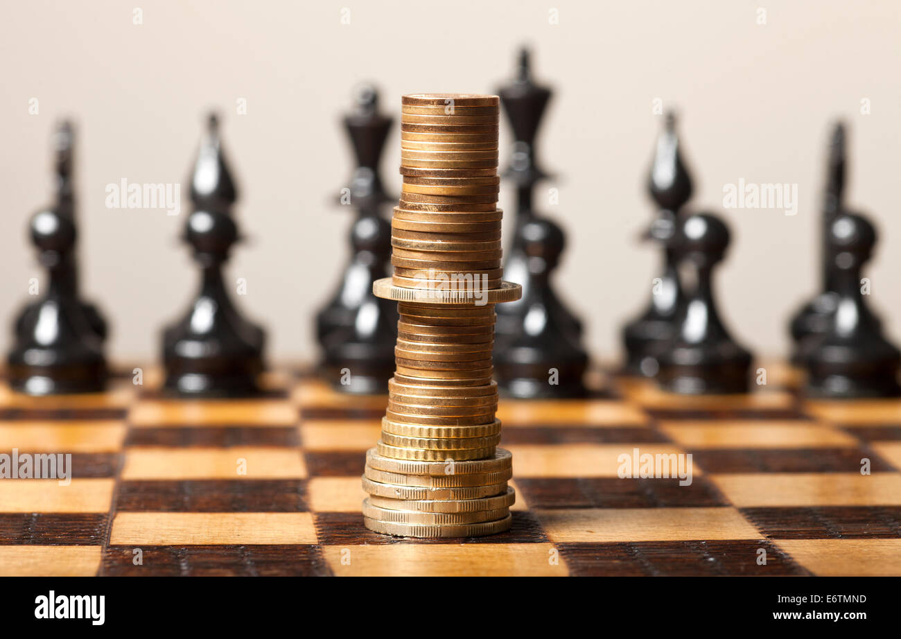 King queen chess coins hi-res stock photography and images - Alamy