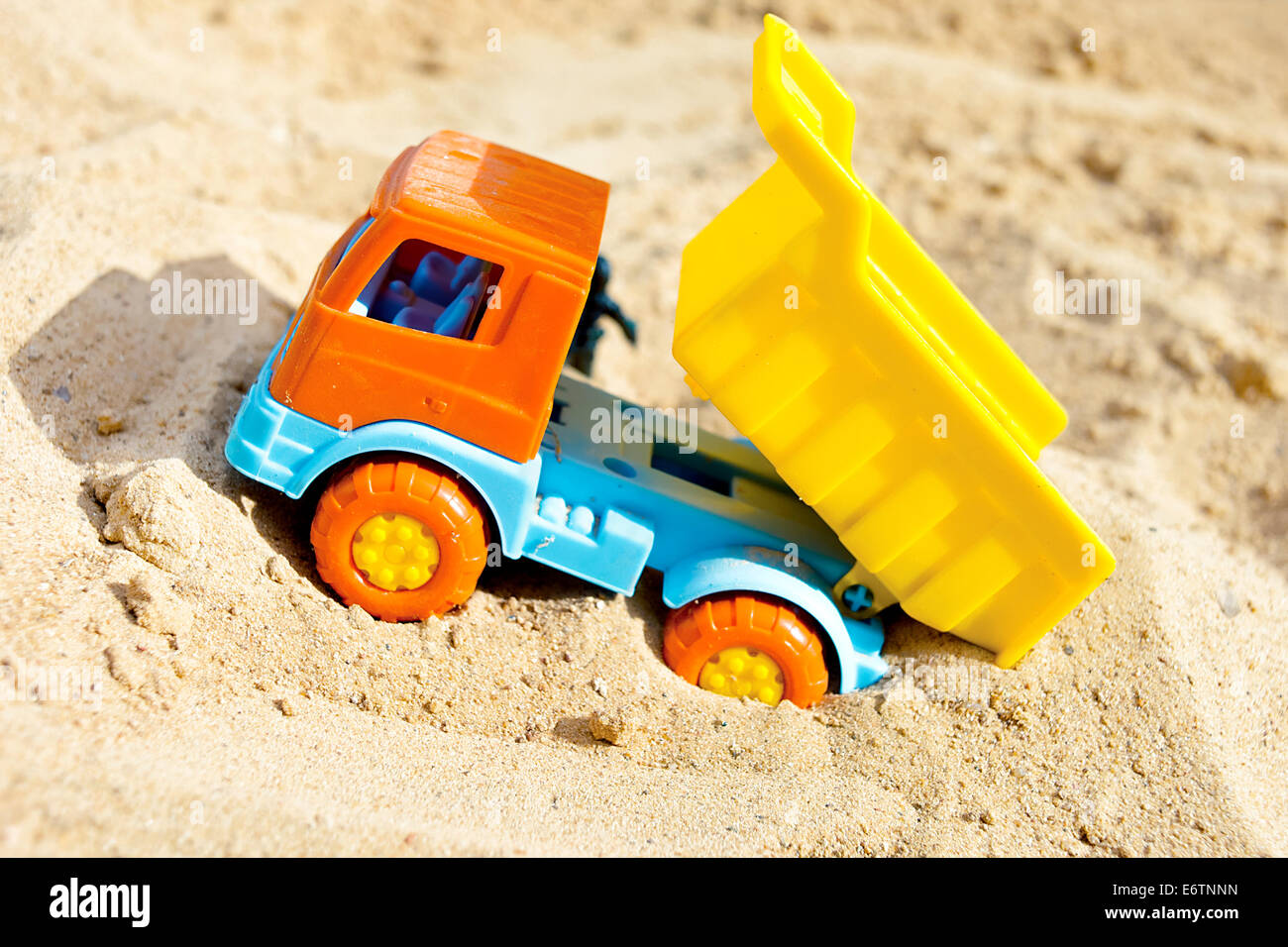 Toy tipper lorry hi-res stock photography and images - Alamy