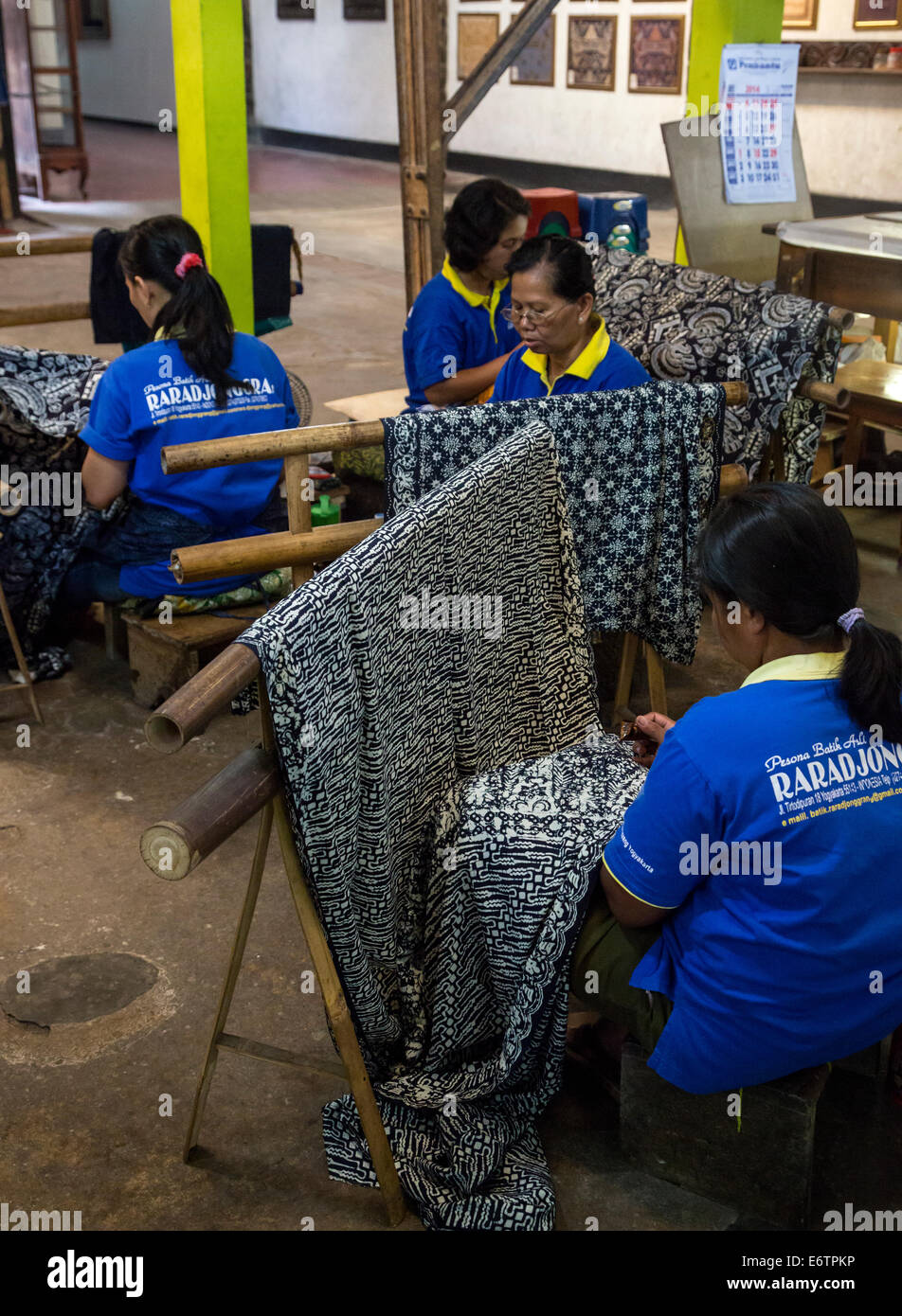 Batik Workshop High Resolution Stock Photography and Images - Alamy