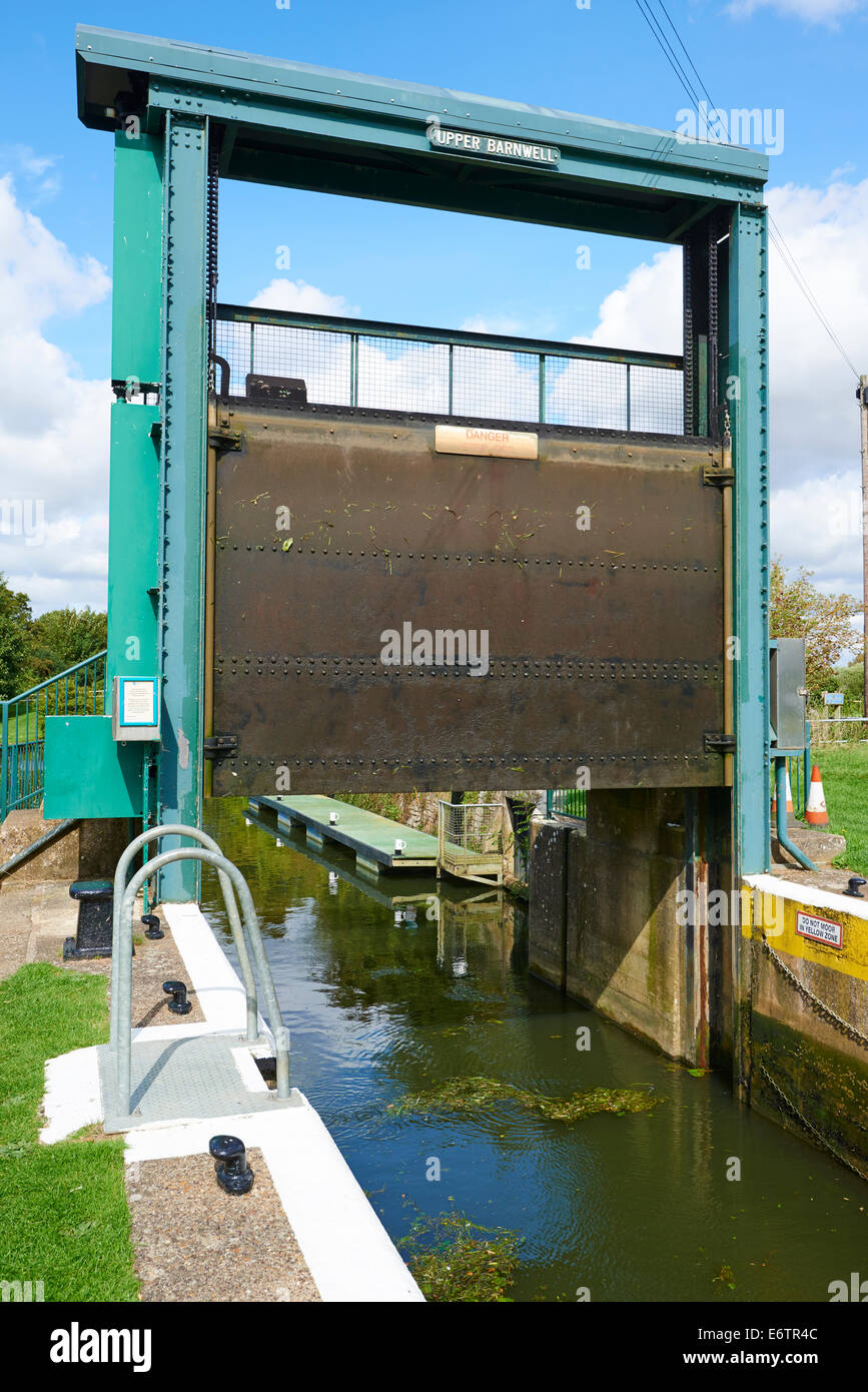 Guillotine lock hi-res stock photography and images - Alamy