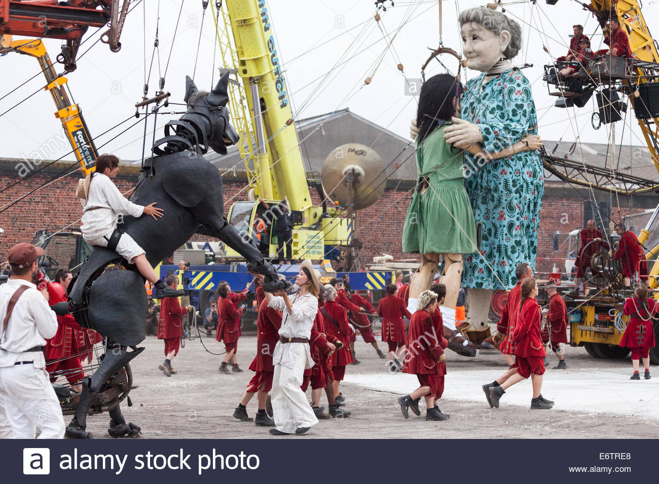 Puppets Giant Stock Photos & Puppets Giant Stock Images - Alamy