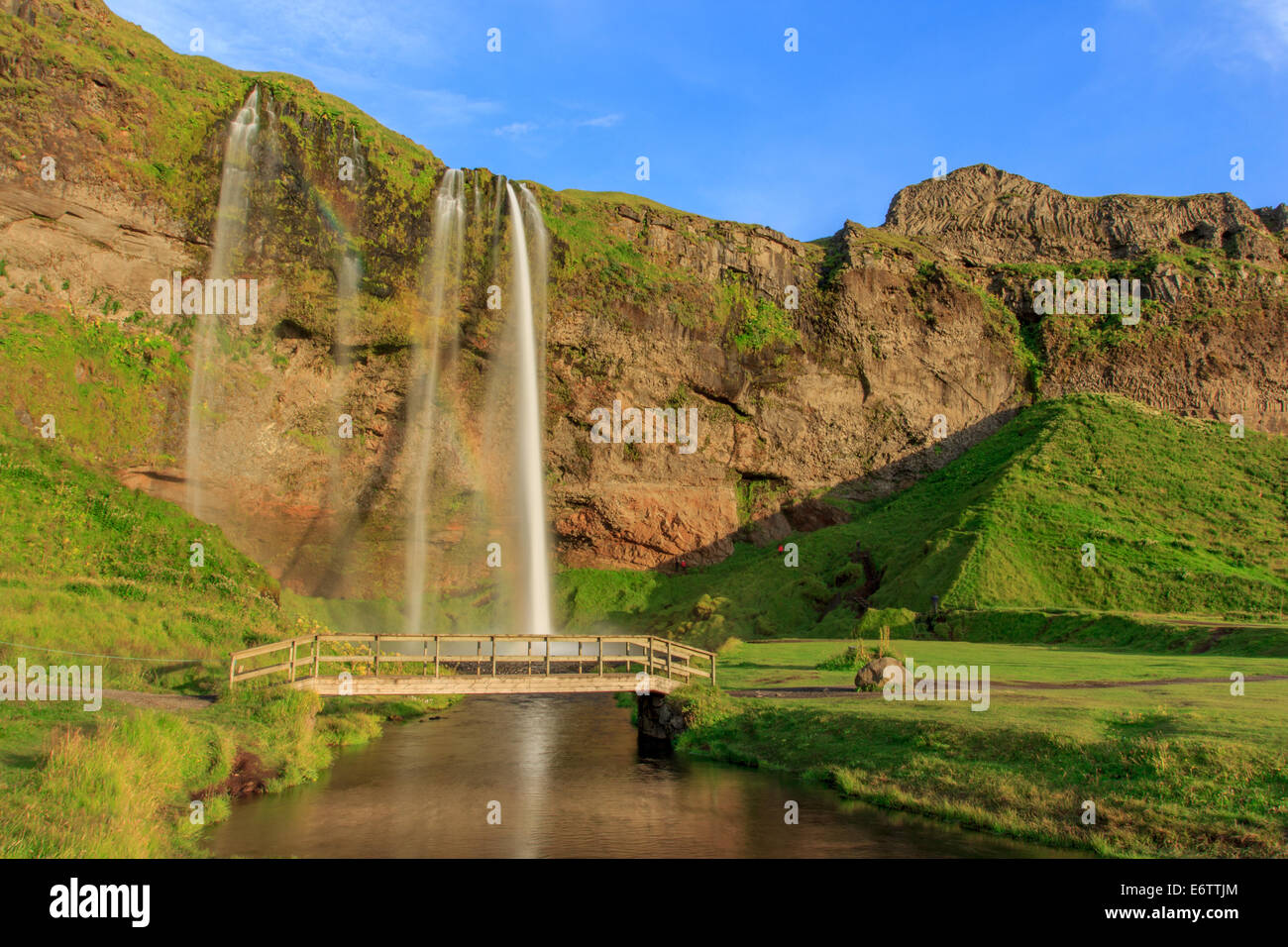 Beautiful scenery majestic skogafoss waterfall hi-res stock photography ...