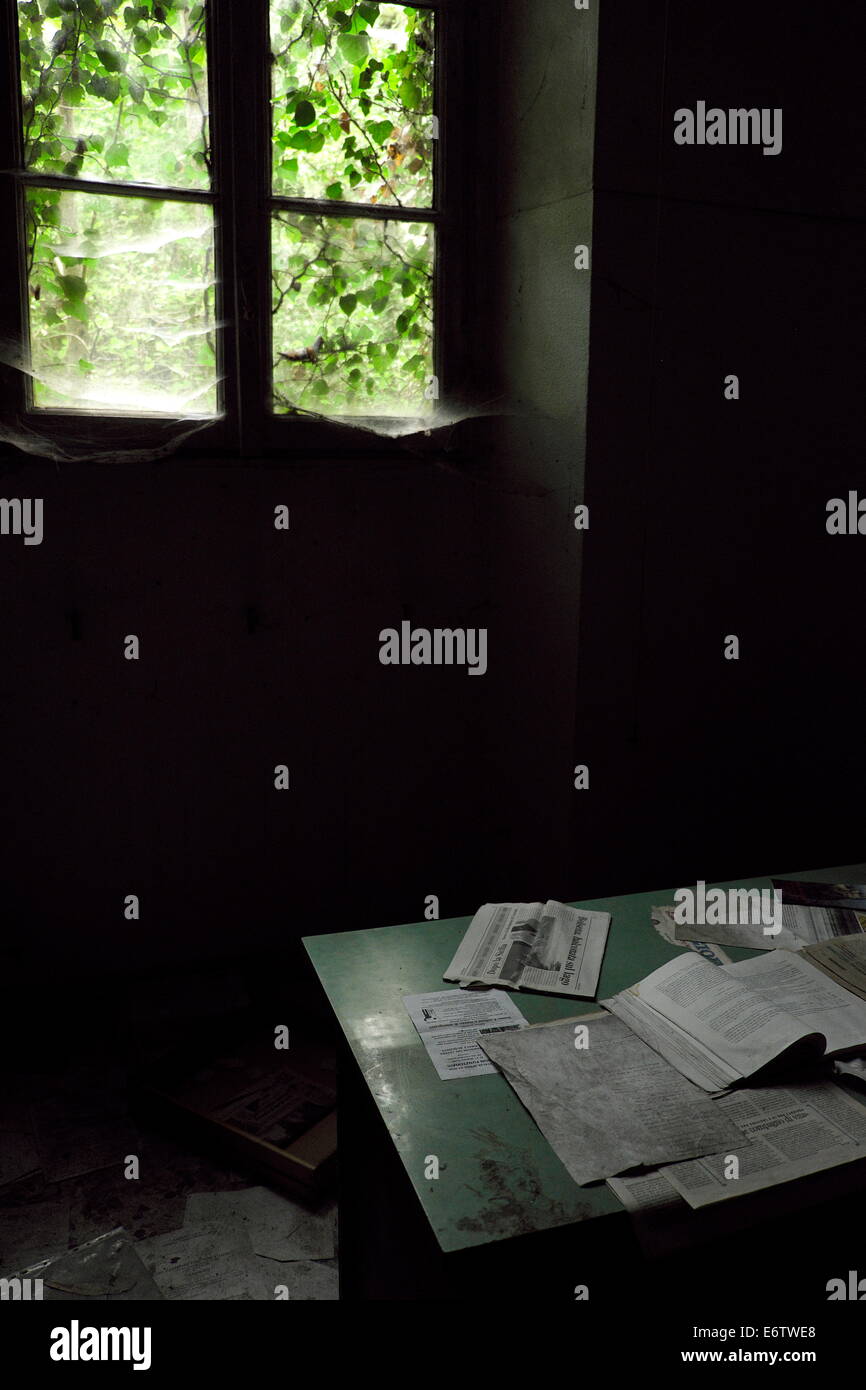 Asylum table hi-res stock photography and images - Alamy