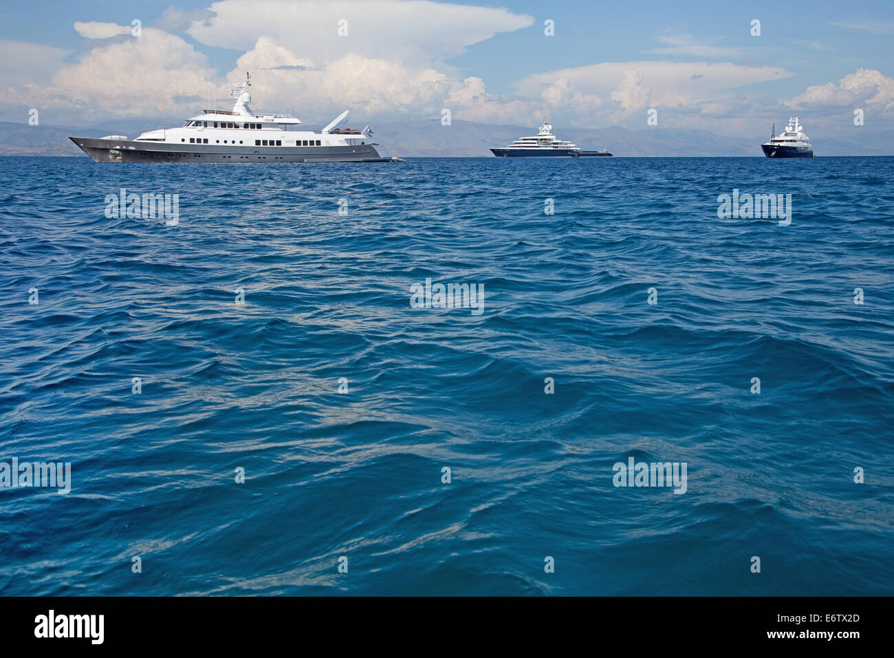 Mega ship hi-res stock photography and images - Alamy