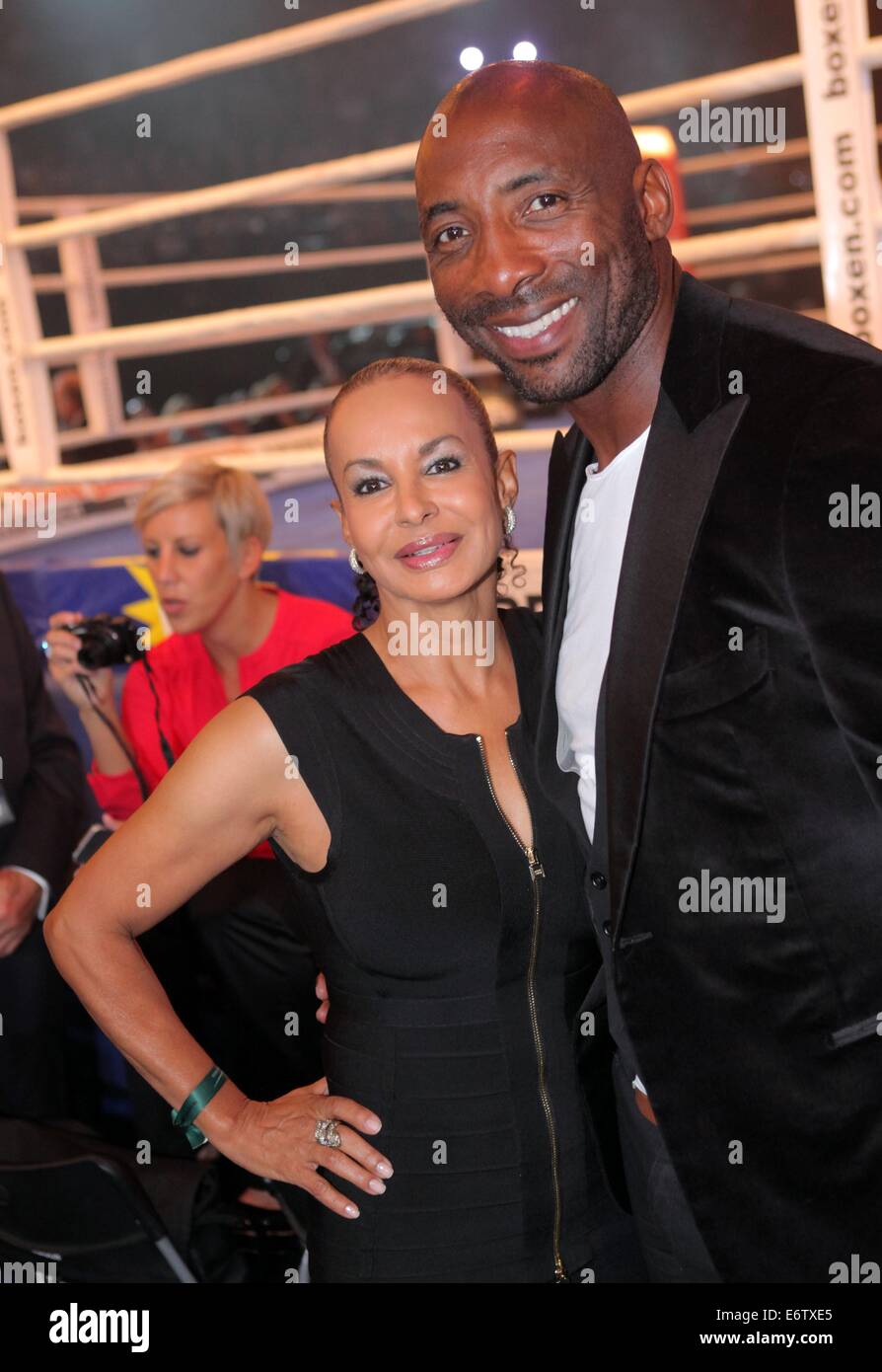Johnny nelson boxer hi-res stock photography and images - Alamy