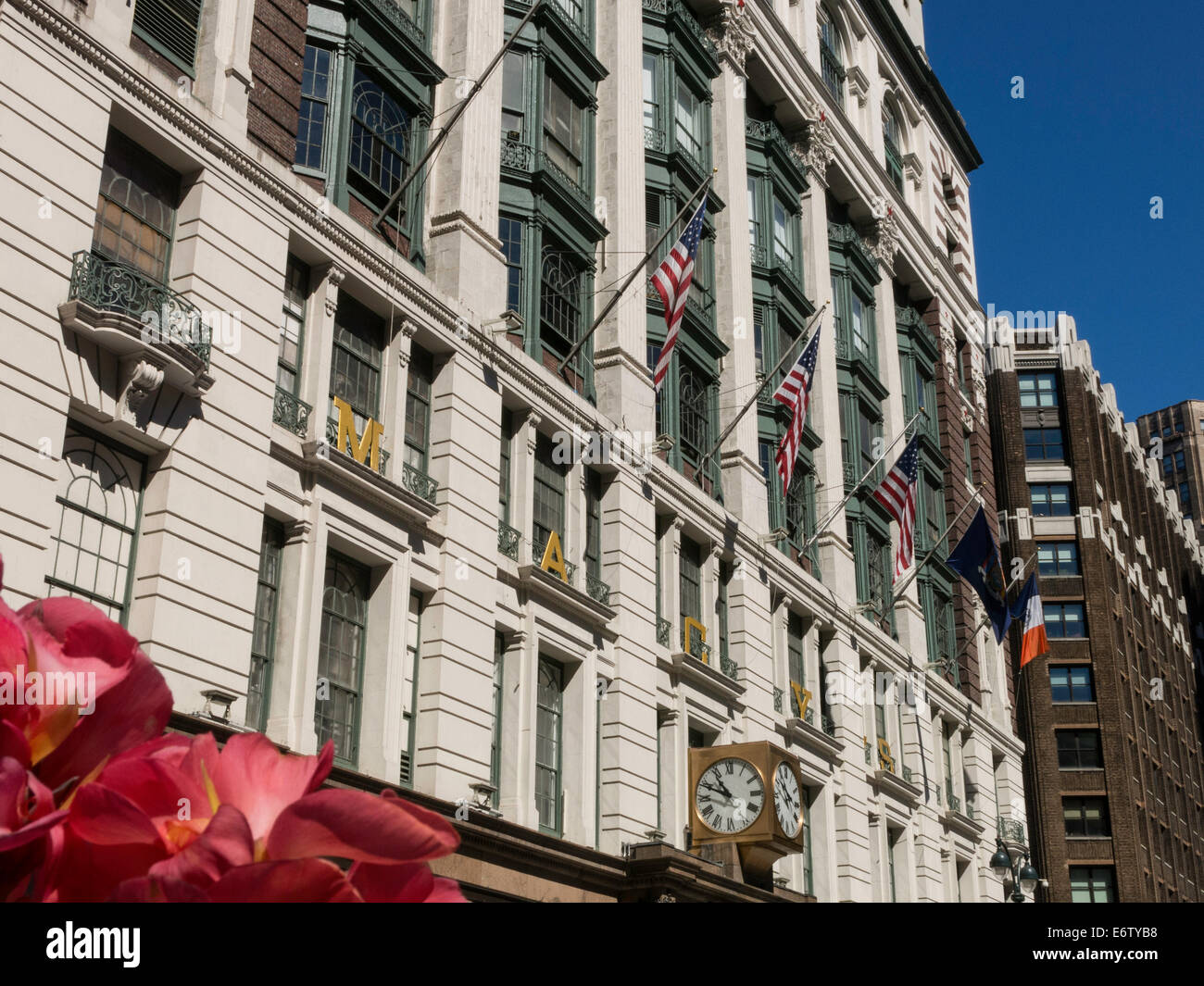 55 logo brand name signage letters hi-res stock photography and images ...