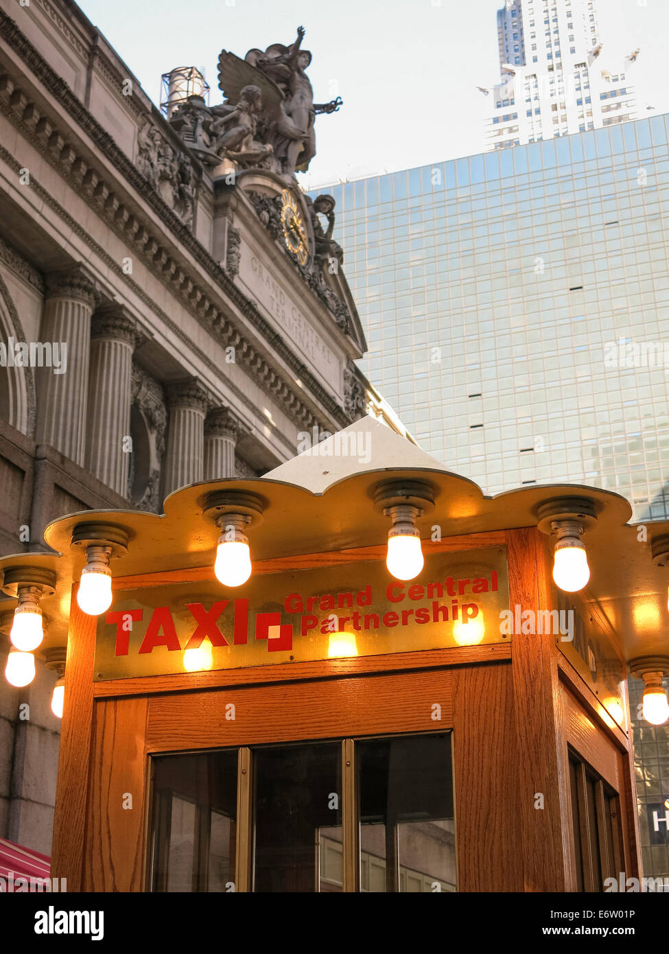 Taxi Stand, 42nd Street at Grand Central Terminal, NYC Stock Photo - Alamy