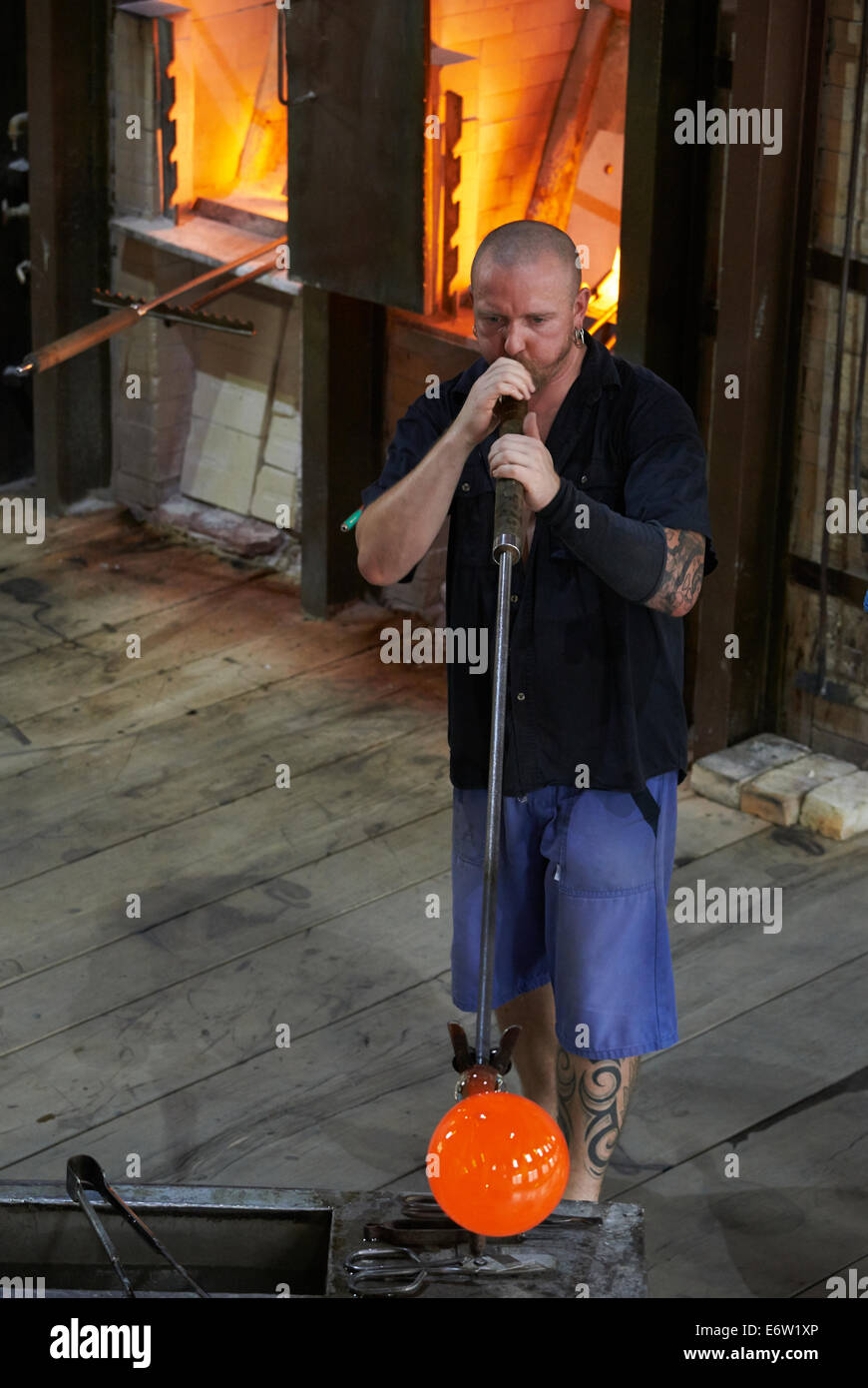 Czech republic glass blowing hi-res stock photography and images - Alamy