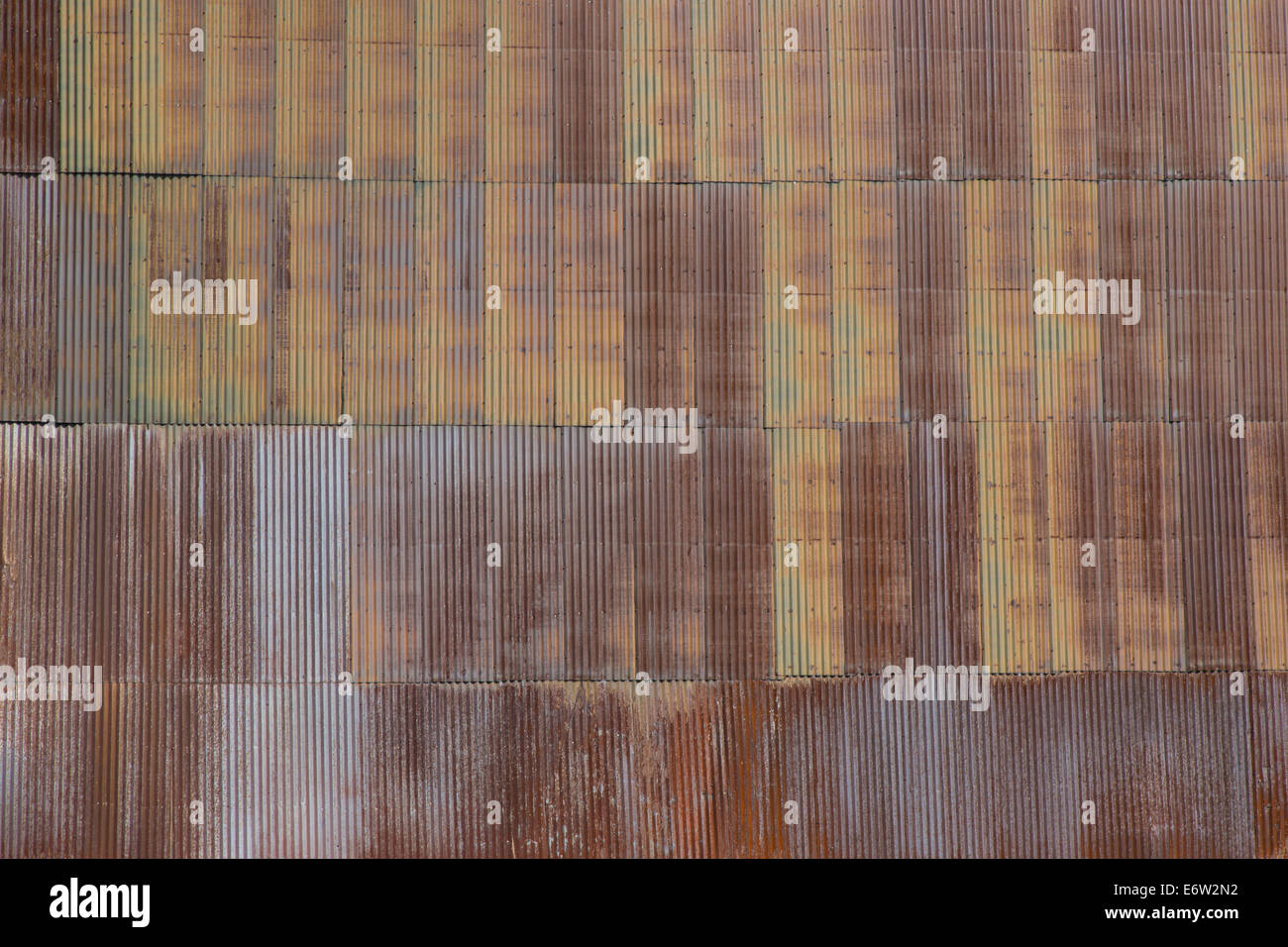 Rusted metal sheeting hi-res stock photography and images - Alamy