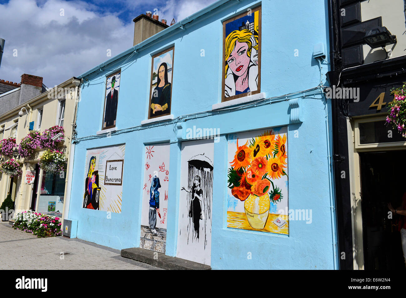 Colourful shop front ireland hi-res stock photography and images - Alamy