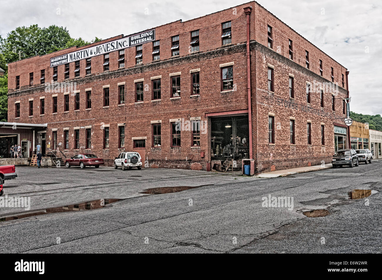 Early 1900s factory warehouse hi-res stock photography and images - Alamy