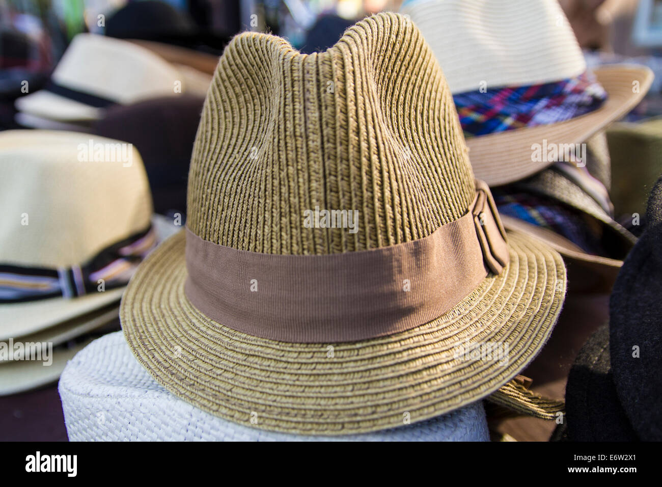 Straw fedora hi-res stock photography and images - Alamy