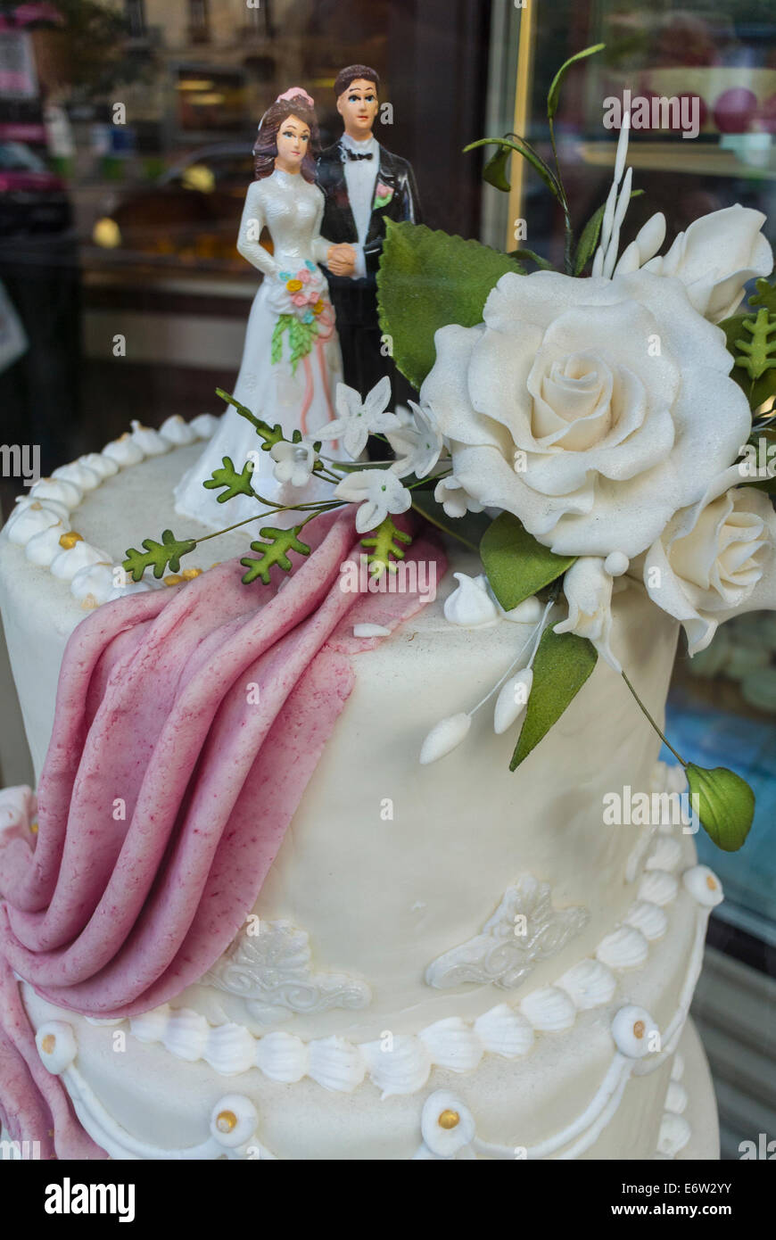 French bakery stores hi-res stock photography and images - Alamy
