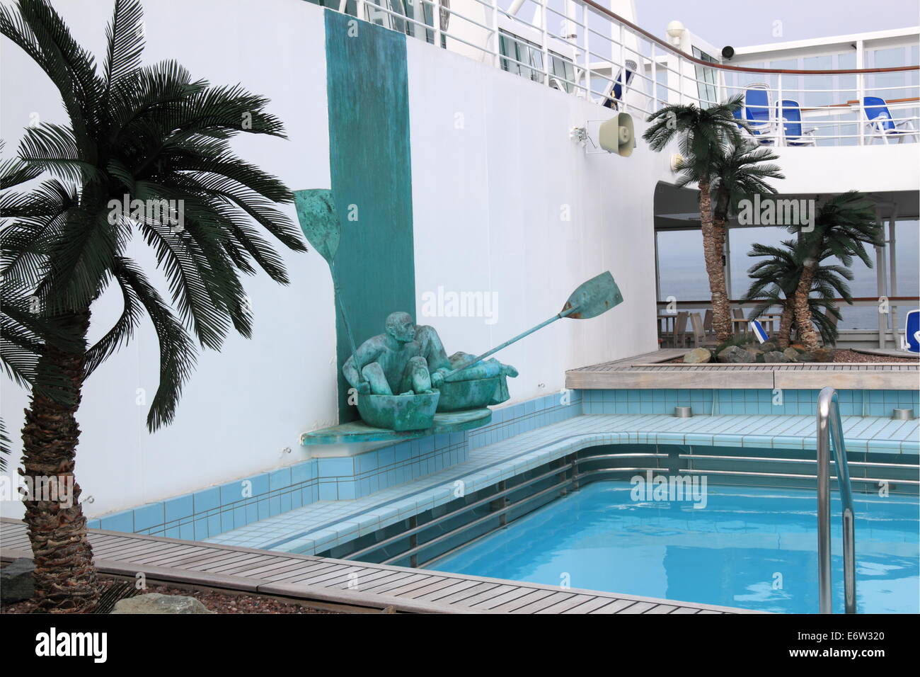 Crystal Pool, P&O Cruises Oriana, Norway 2014 Stock Photo - Alamy