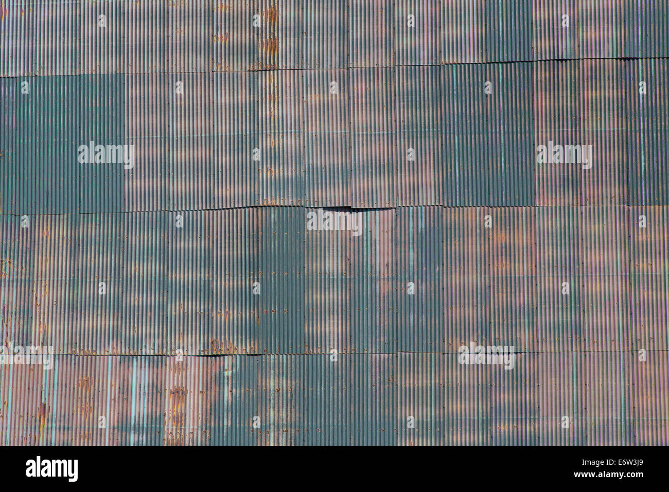 Rusted metal sheeting Stock Photo - Alamy