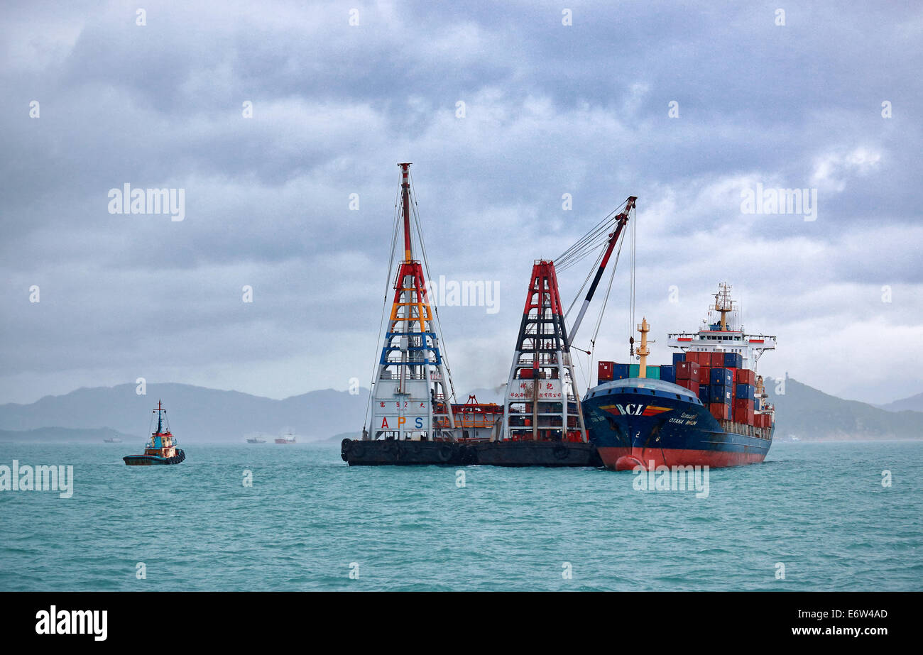 Container Ship Otana Bhum (of Singapore) in Hong Kong Stock Photo - Alamy