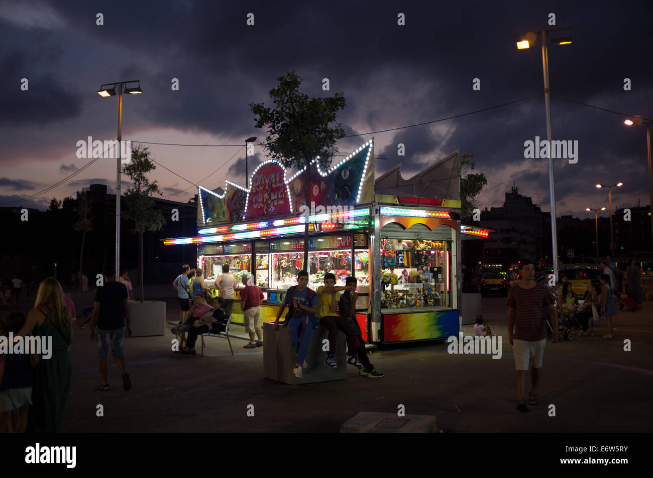 Funfair stall hi-res stock photography and images - Alamy