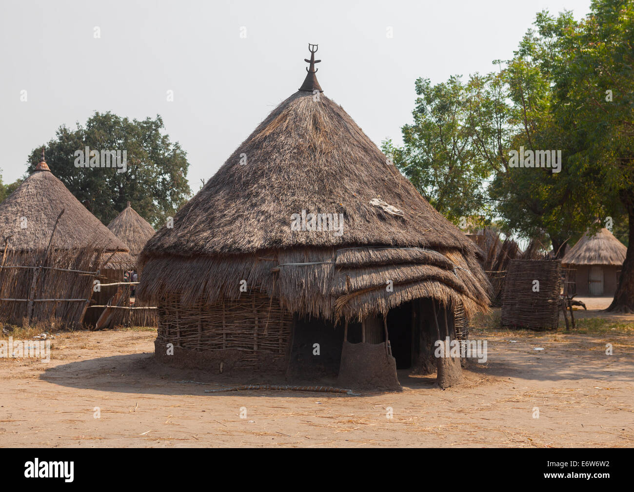 Anuak Tribe Traditional Hut, Gambela, Ethiopia Stock Photo - Alamy