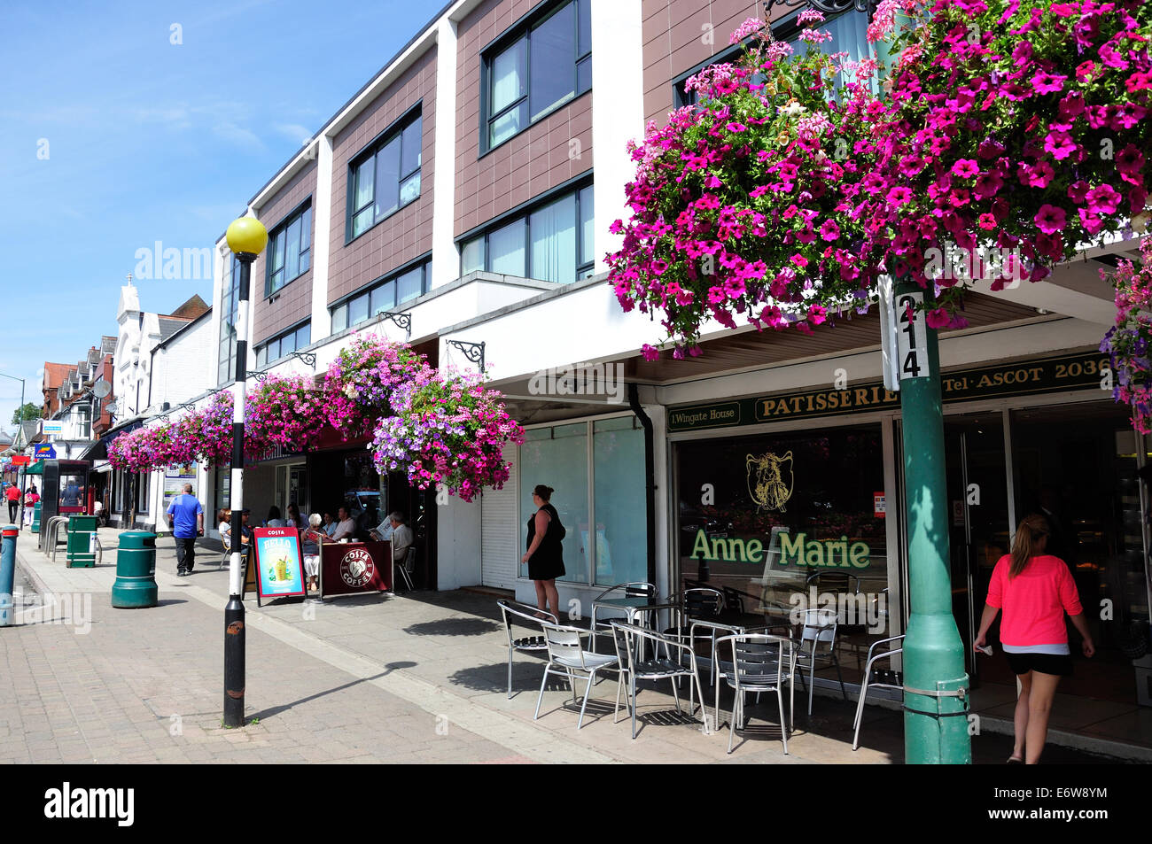 High Street, Ascot, Berkshire, England, United Kingdom Stock Photo - Alamy