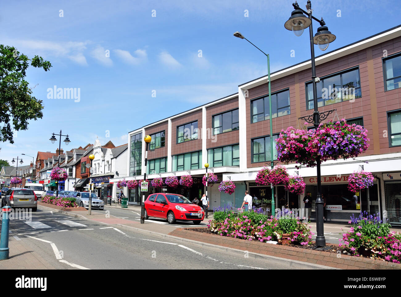 Ascot village hi-res stock photography and images - Alamy