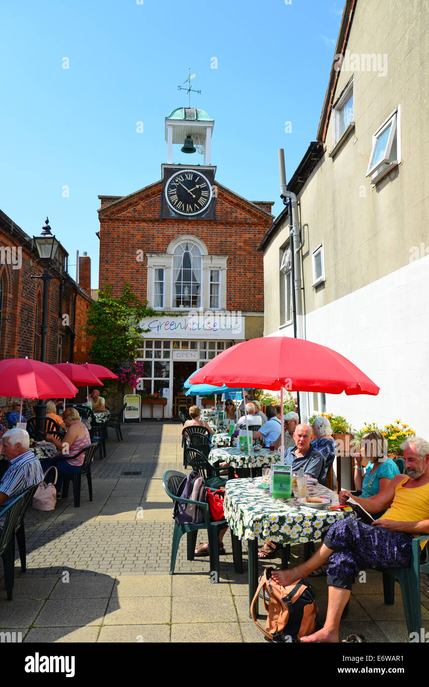 Emsworth town centre square hi-res stock photography and images - Alamy