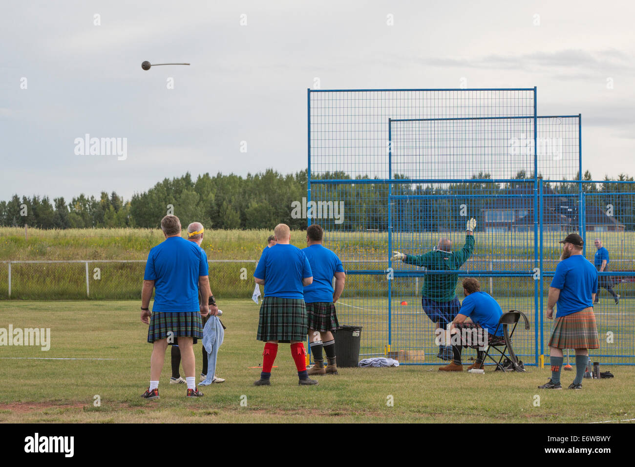 Hammer throwing highland games hi-res stock photography and images - Alamy
