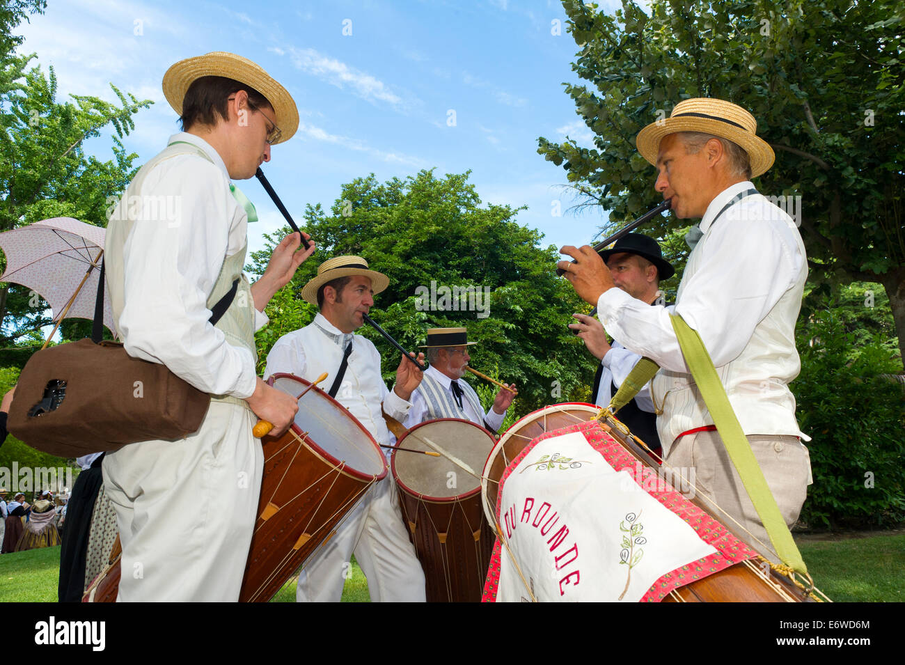 Large group of musicians hi-res stock photography and images - Alamy