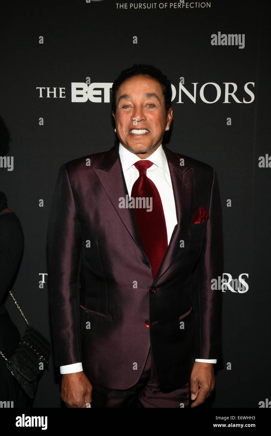 The BET Honors 2014 Hosted by Wayne Brady Honoring Aretha Franklin ...