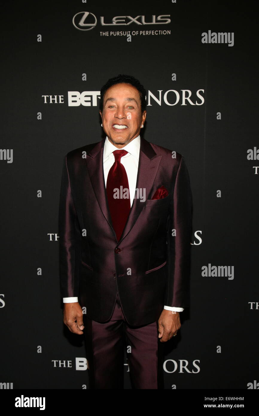 The BET Honors 2014 Hosted by Wayne Brady Honoring Aretha Franklin ...