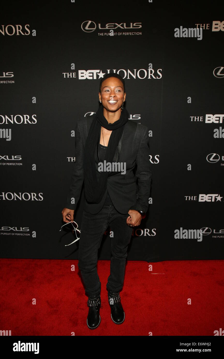 The BET Honors 2014 Hosted by Wayne Brady Honoring Aretha Franklin ...