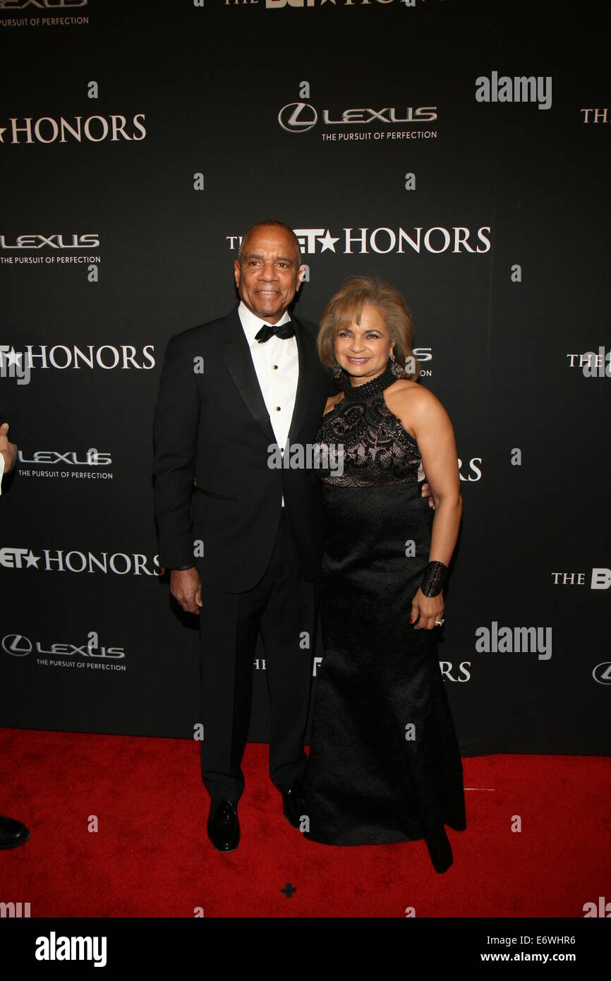 The BET Honors 2014 Hosted by Wayne Brady Honoring Aretha Franklin ...