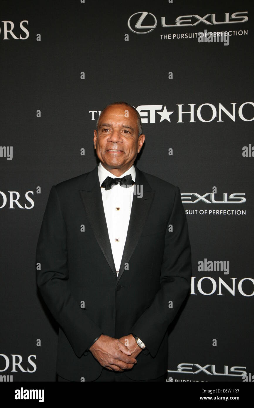 The BET Honors 2014 Hosted by Wayne Brady Honoring Aretha Franklin ...